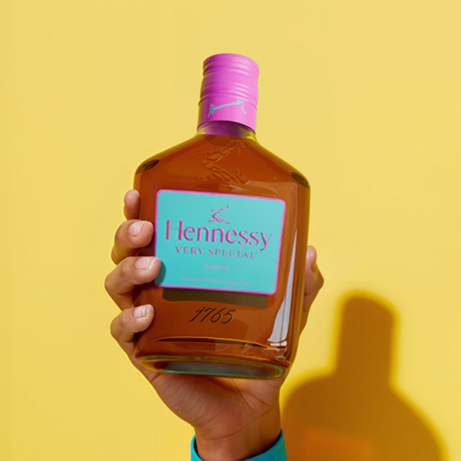 Hennessy VS Blue Label “EOY” Cognac 200ml | Delivery & Gifting